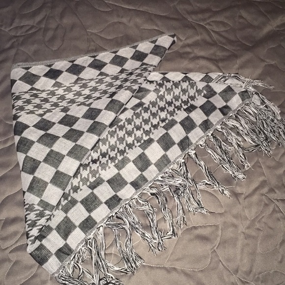 Accessories | Black And White Checkered Triangle Scarf | Poshmark